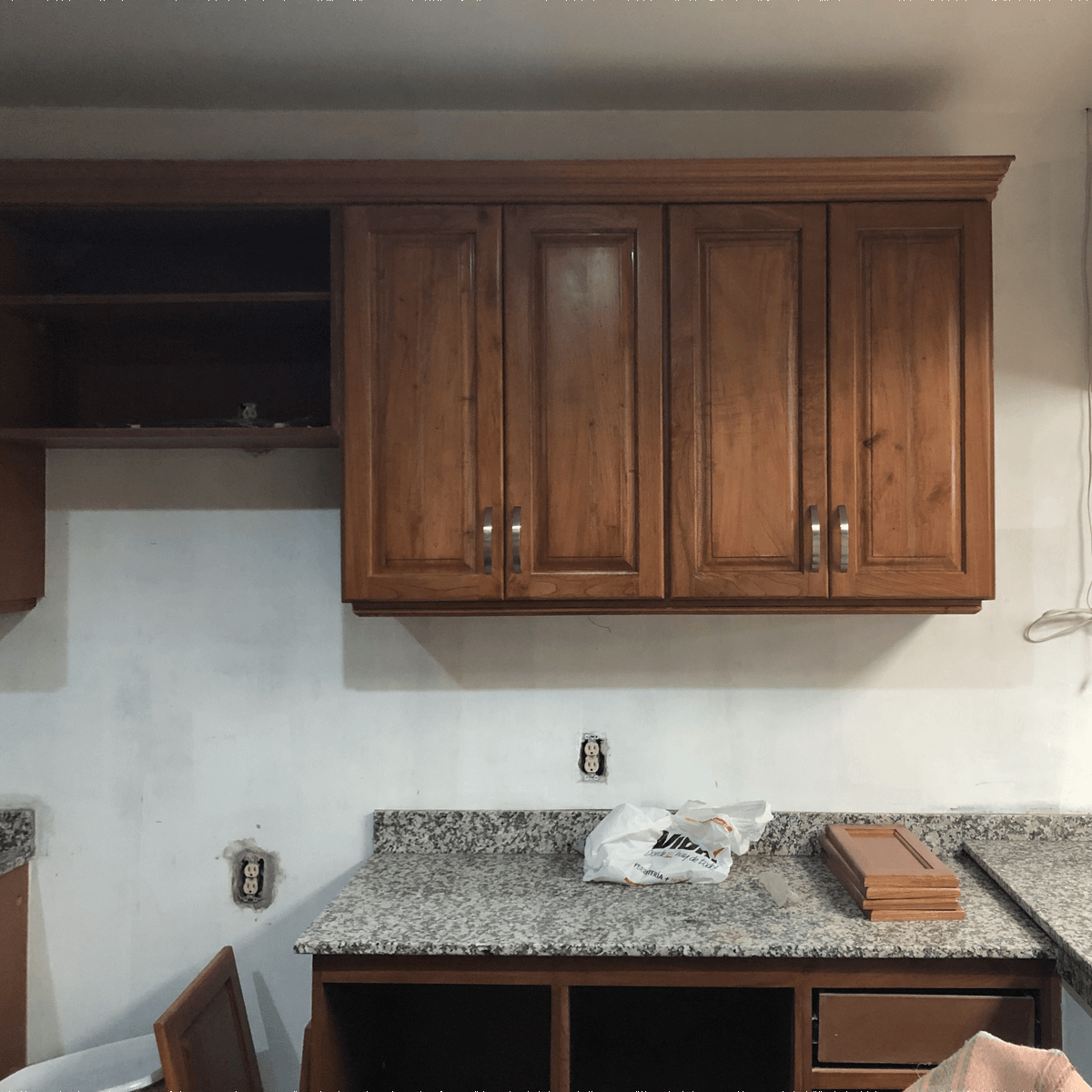 alacena-de-madera-natural - Pantries & Puertas Diseño